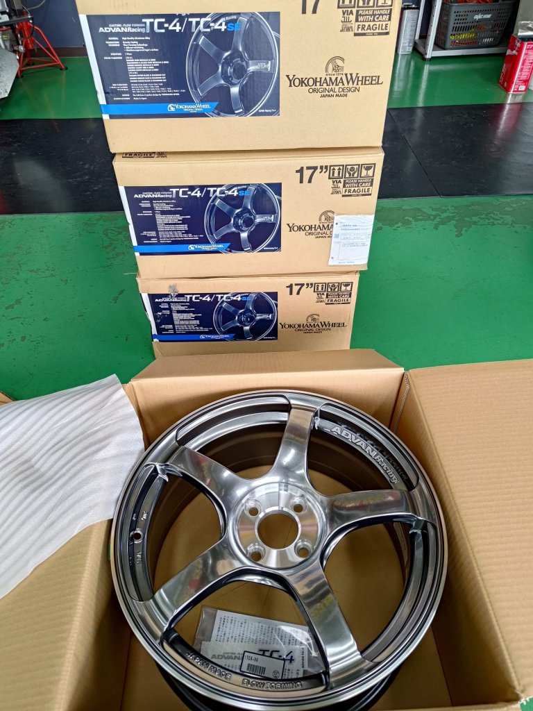 ADVAN Racing TC-4 SE入荷！ | 株式会社ヨコハマタイヤガーデン関東