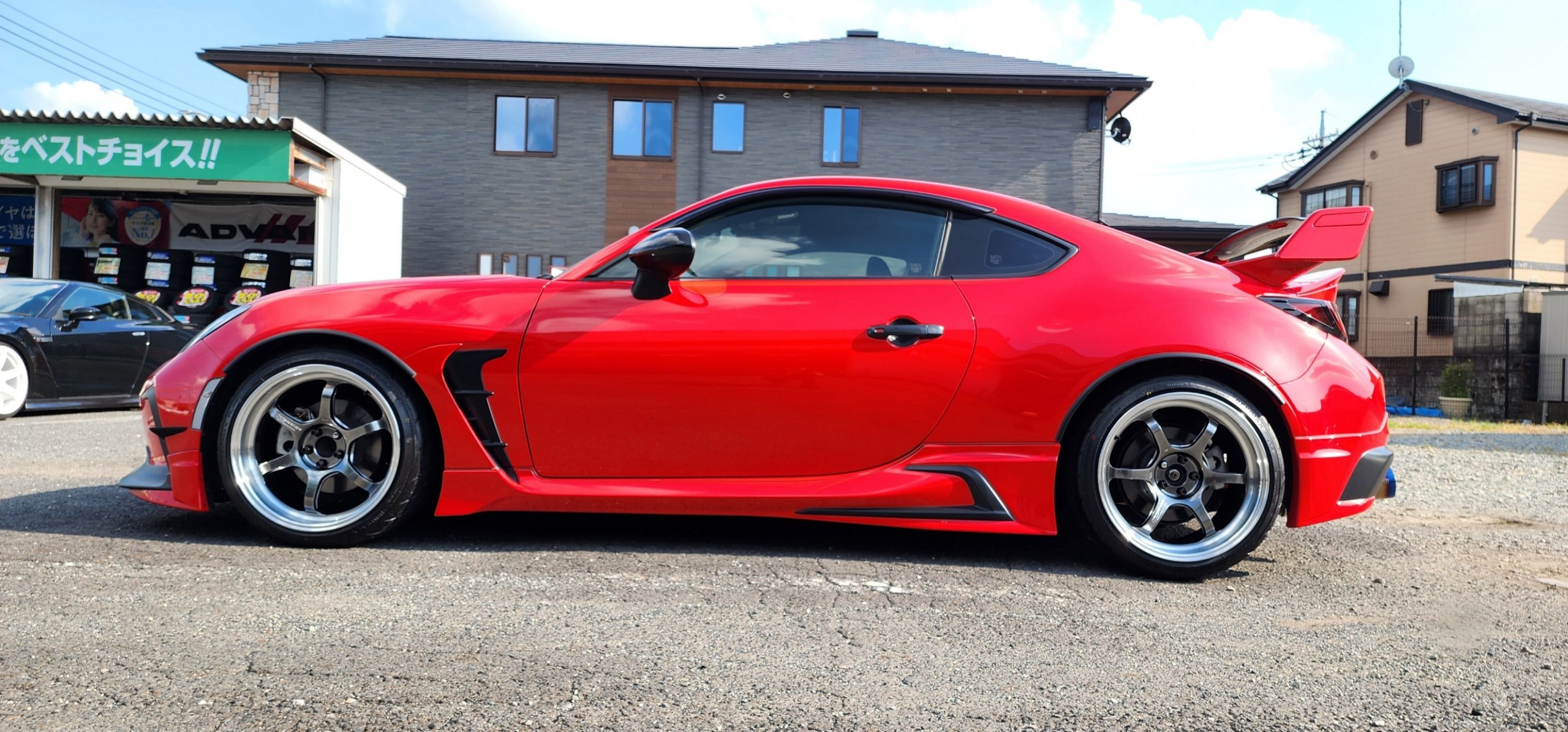 GR86 × ADVAN Racing R6 | 株式会社ヨコハマタイヤガーデン関東