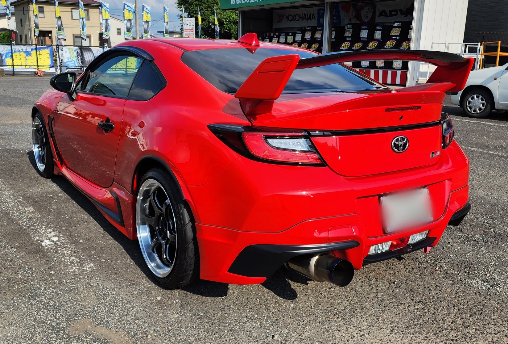 GR86 × ADVAN Racing R6 | 株式会社ヨコハマタイヤガーデン関東